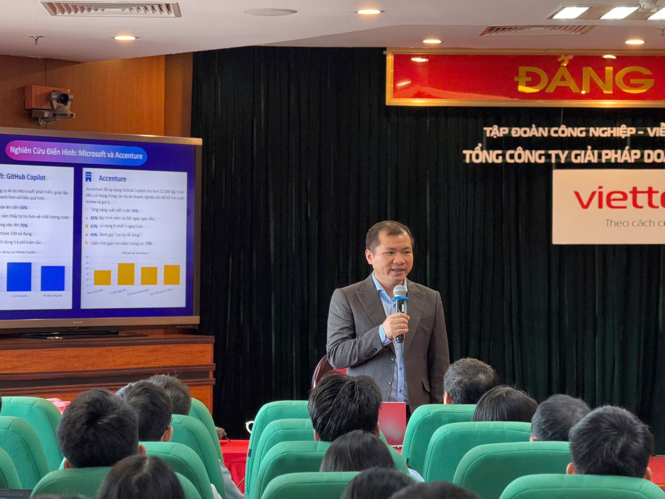 Viettel đồng hành cùng chuyên gia Bùi Quang Hiếu triển khai khóa đào tạo “GitHub Copilot ...